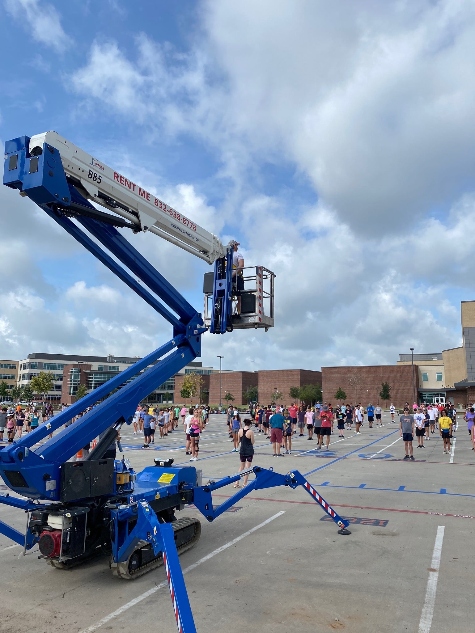 Houston TX 60 Foot Articulating Boom Lift Rental | Xpress Aerial Lift