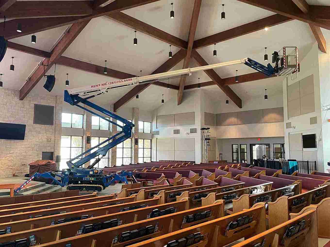 50-60 Ft Indoor Atrium/Spider Lift Rental Services | Xpress Aerial